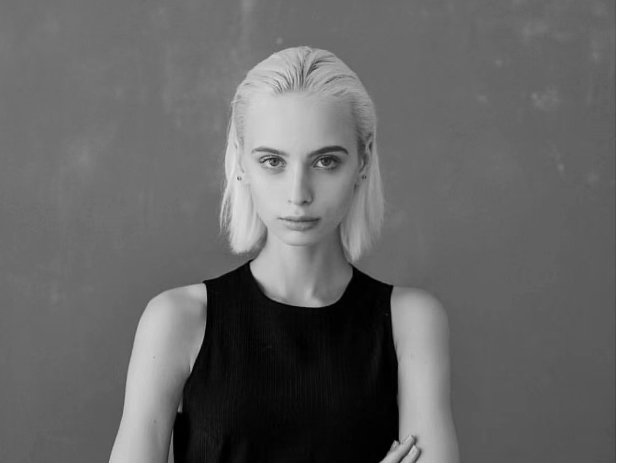 时装外模 服装女模 平面模特 外国女模 时尚知性Daria _星辰模特经纪-站酷ZCOOL