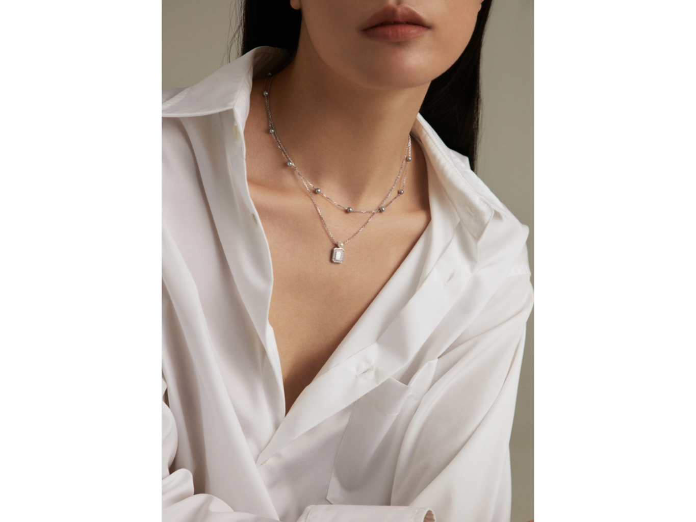 珠宝首饰拍摄模特白底拍摄_UDSTUDIO摄影公司-站酷ZCOOL