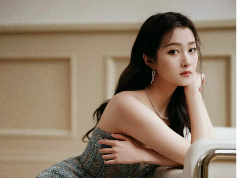 修图 关晓彤_FOUR_STUDIO-站酷ZCOOL