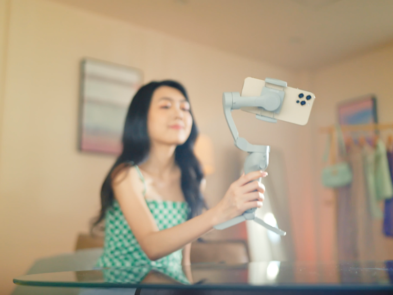 2023 JX L7 PRO手机云台稳定器电商视频_wheelive-站酷ZCOOL