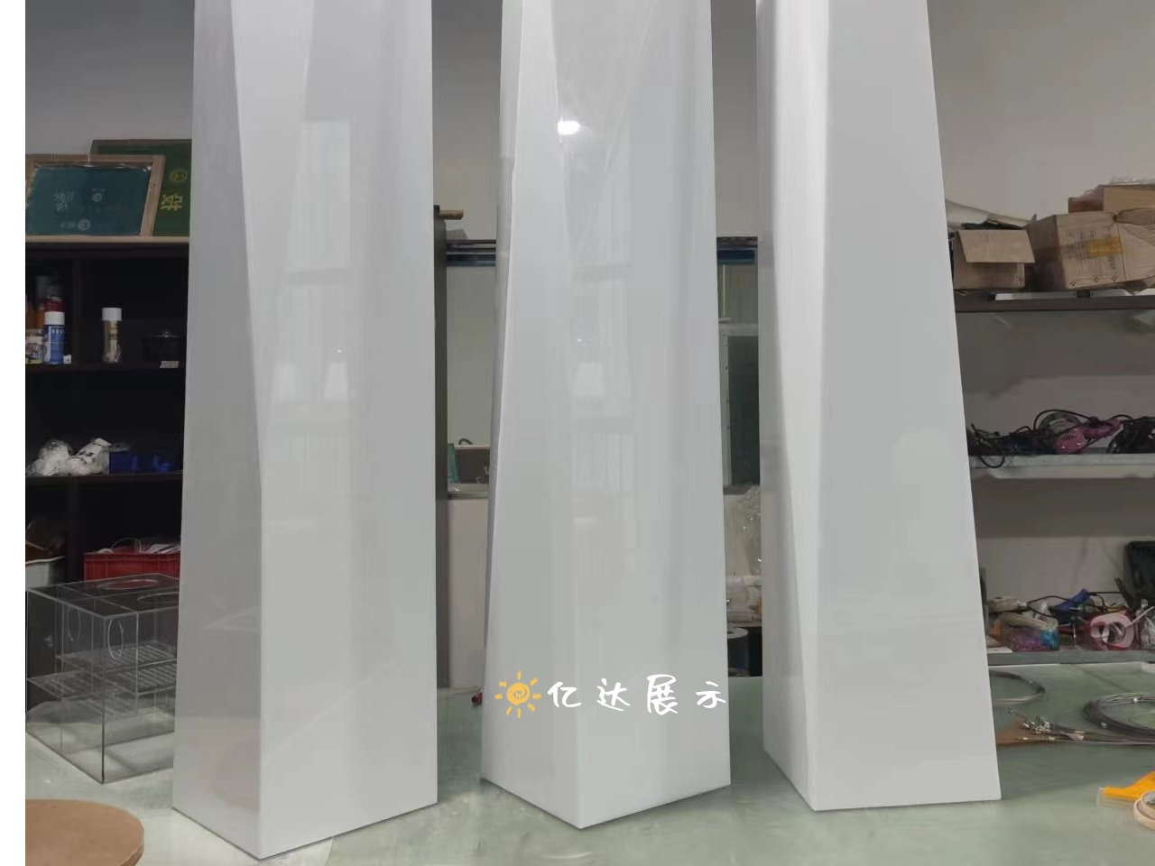 亚克力水晶柱_亿达展示YAKELI-站酷ZCOOL