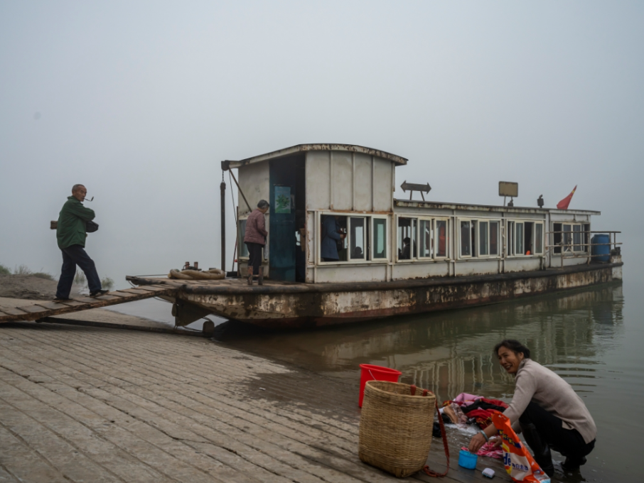 回家，看一望无际的江，坐船赶集去_四川非遗摄影前沿-站酷ZCOOL