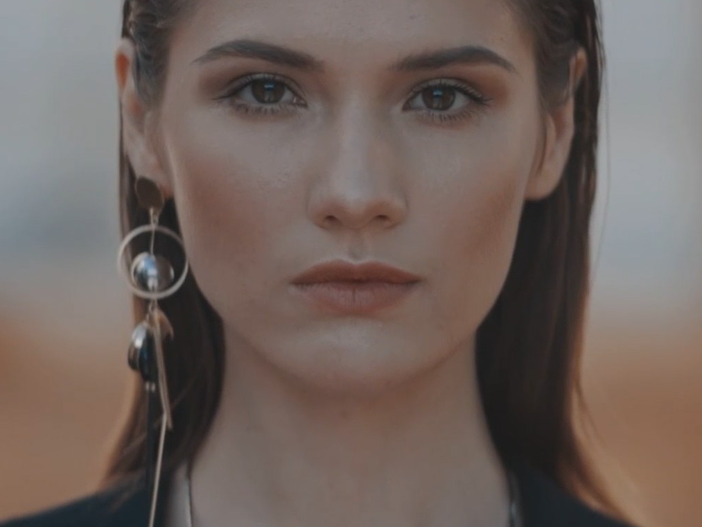 独立设计师女性服装品牌广告_OinMedia-站酷ZCOOL