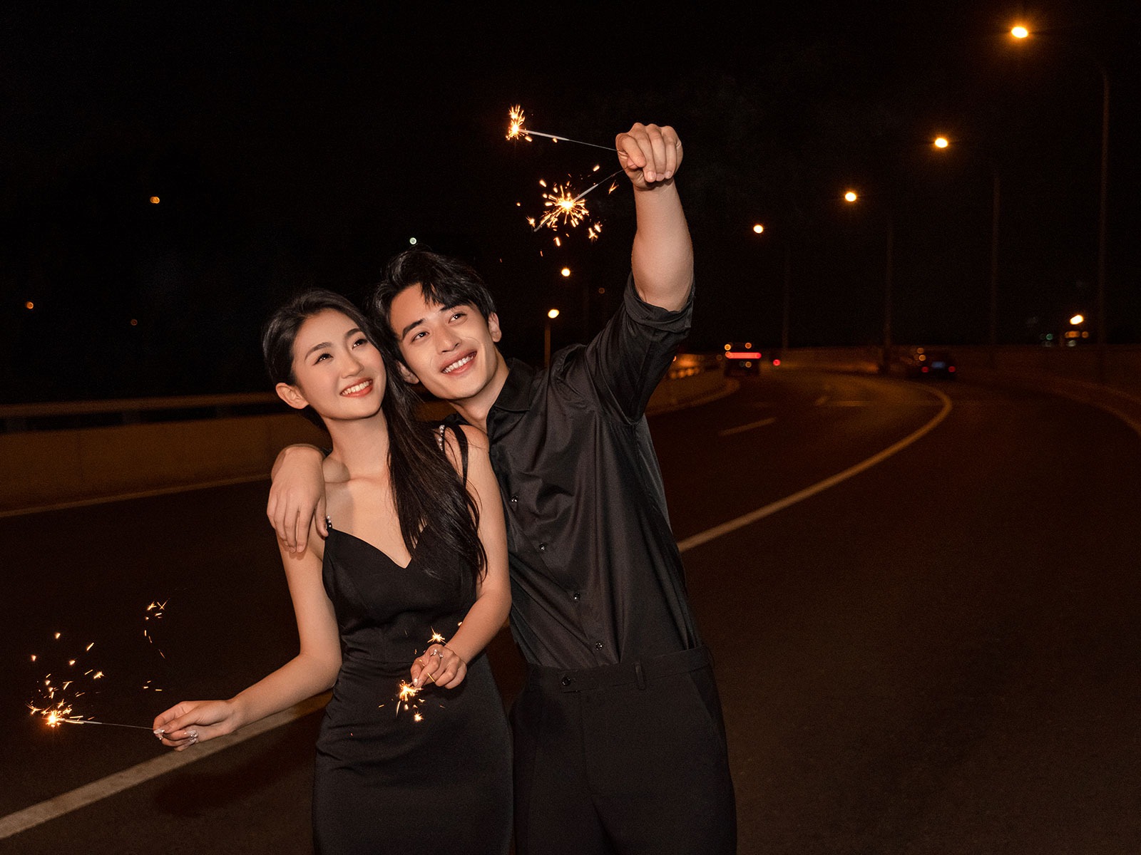 微醺夜晚📸在海边定格夜色中的专属浪漫_遇见YUJIAN-站酷ZCOOL