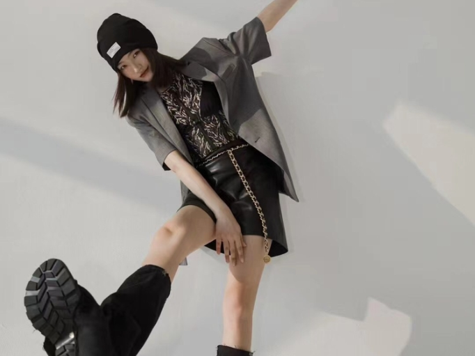 模特Suki 外套拍摄 _北斗摄影-站酷ZCOOL