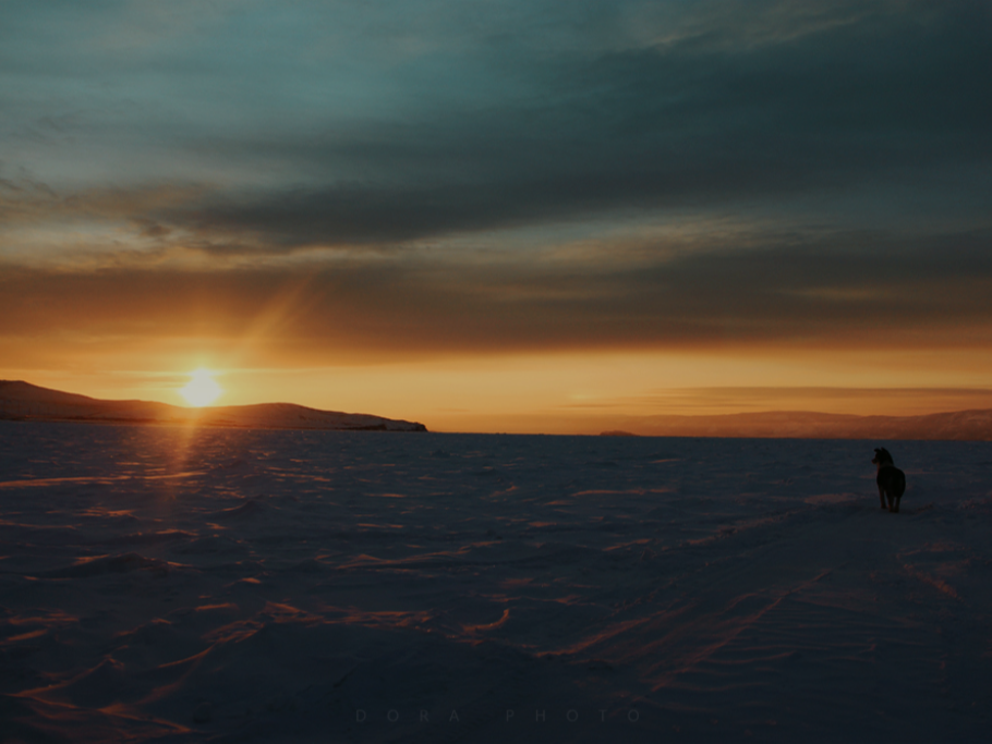 无边寂静里循光而行_朵拉影像-站酷ZCOOL