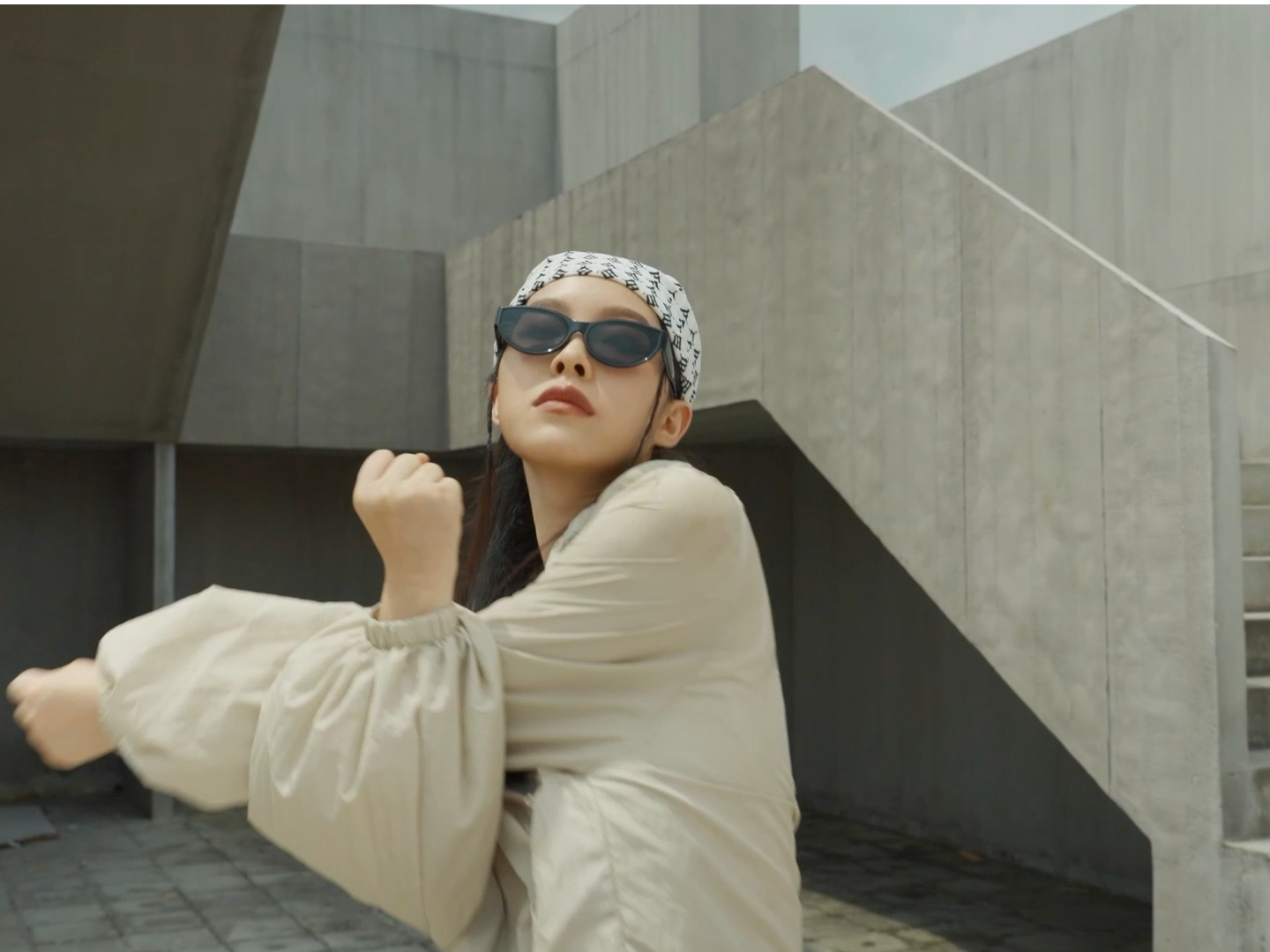 摄影指导作品|小水怪潮酷水杯_JW威-站酷ZCOOL