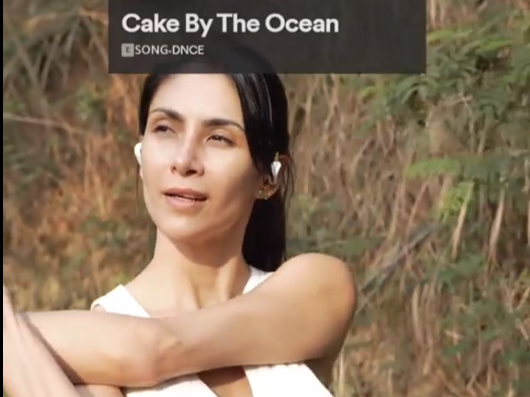 3C用品：运动耳机（tk视频）_深圳市国视传媒-站酷ZCOOL