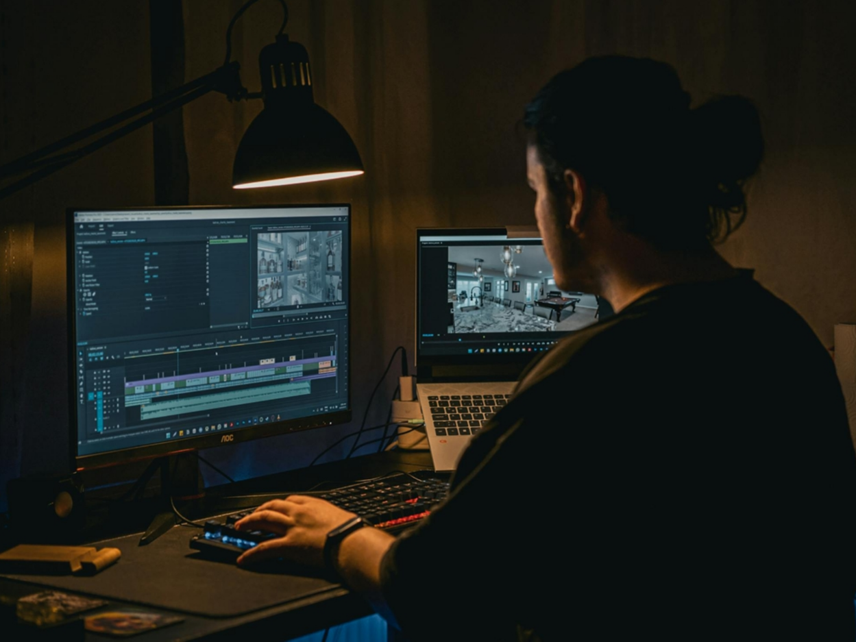 谈谈内容创作中的UGC、PGC、AIGC，在创意设计领域的应用与进化_Adobe国际认证-站酷ZCOOL