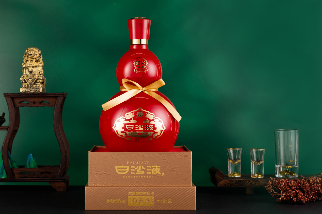 白沙液1.5L金奖珍藏版 白酒产品包装设计_凡人計画-站酷ZCOOL