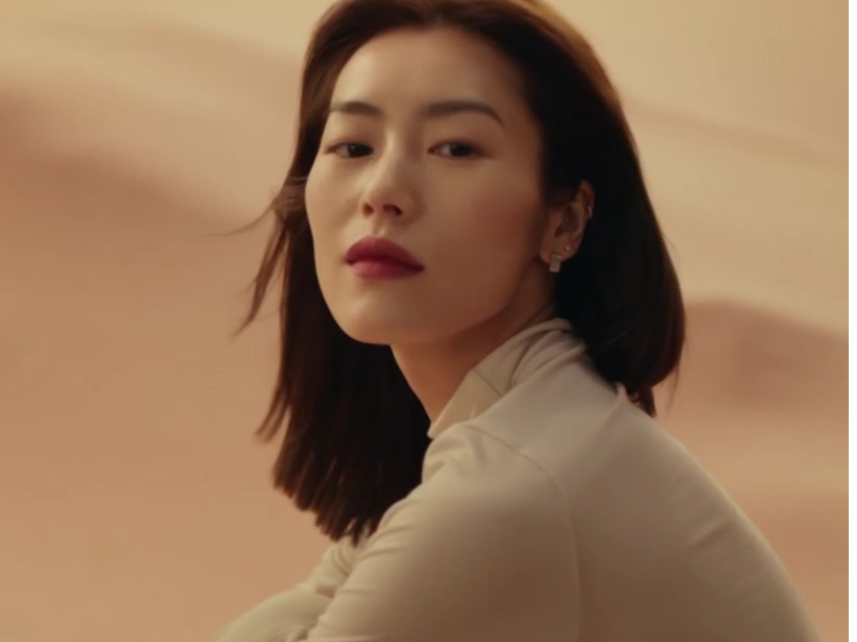 Ubras：什么是舒适关系？-广告片_服装_时尚视频_血色彼岸花-站酷ZCOOL