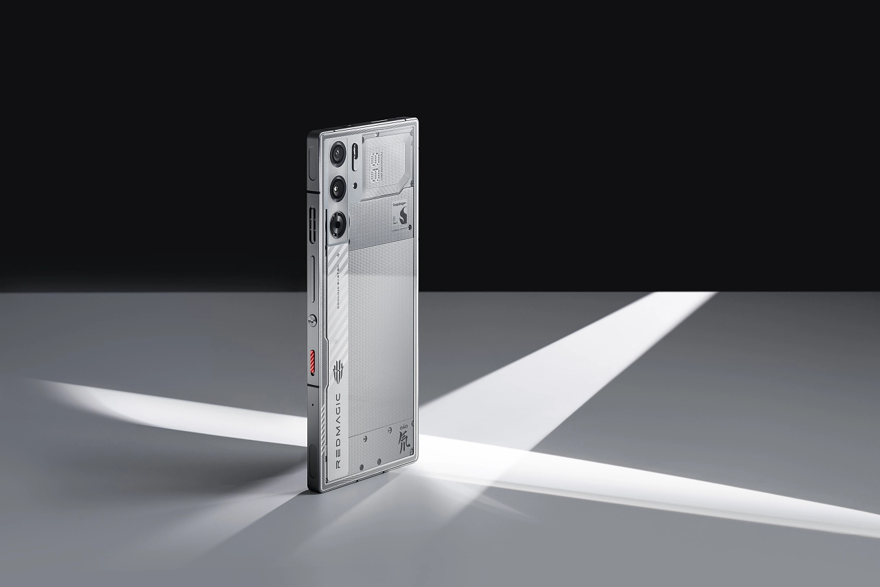 红魔9S&红魔笔记本（布光布景效果）_X老师会拍照-站酷ZCOOL