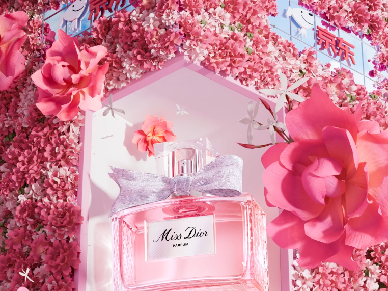 实景动态追踪渲染｜Dior小姐香精_小匠文化创意-站酷ZCOOL