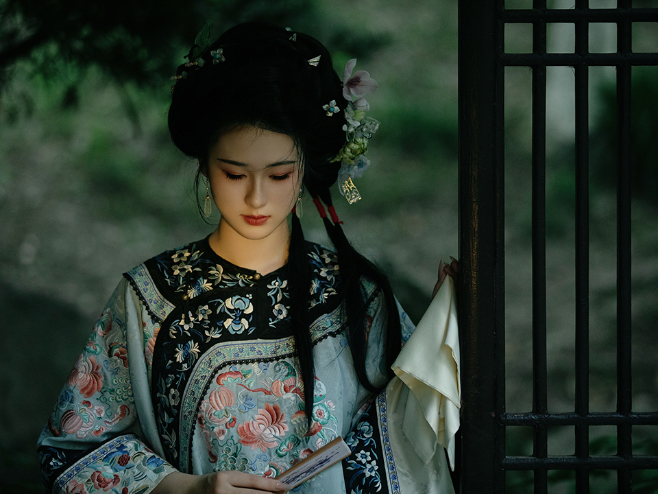 “怎么转身又是一阵心痛...”_路尘谨制-站酷ZCOOL