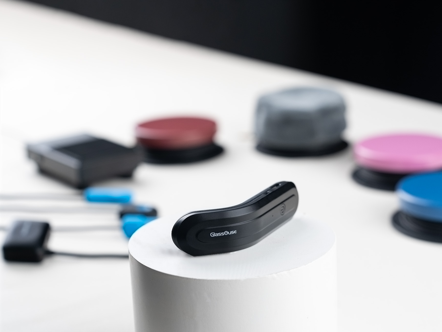 GlassOuse 残疾人辅助工具 - 口播_Hwangzhun-站酷ZCOOL