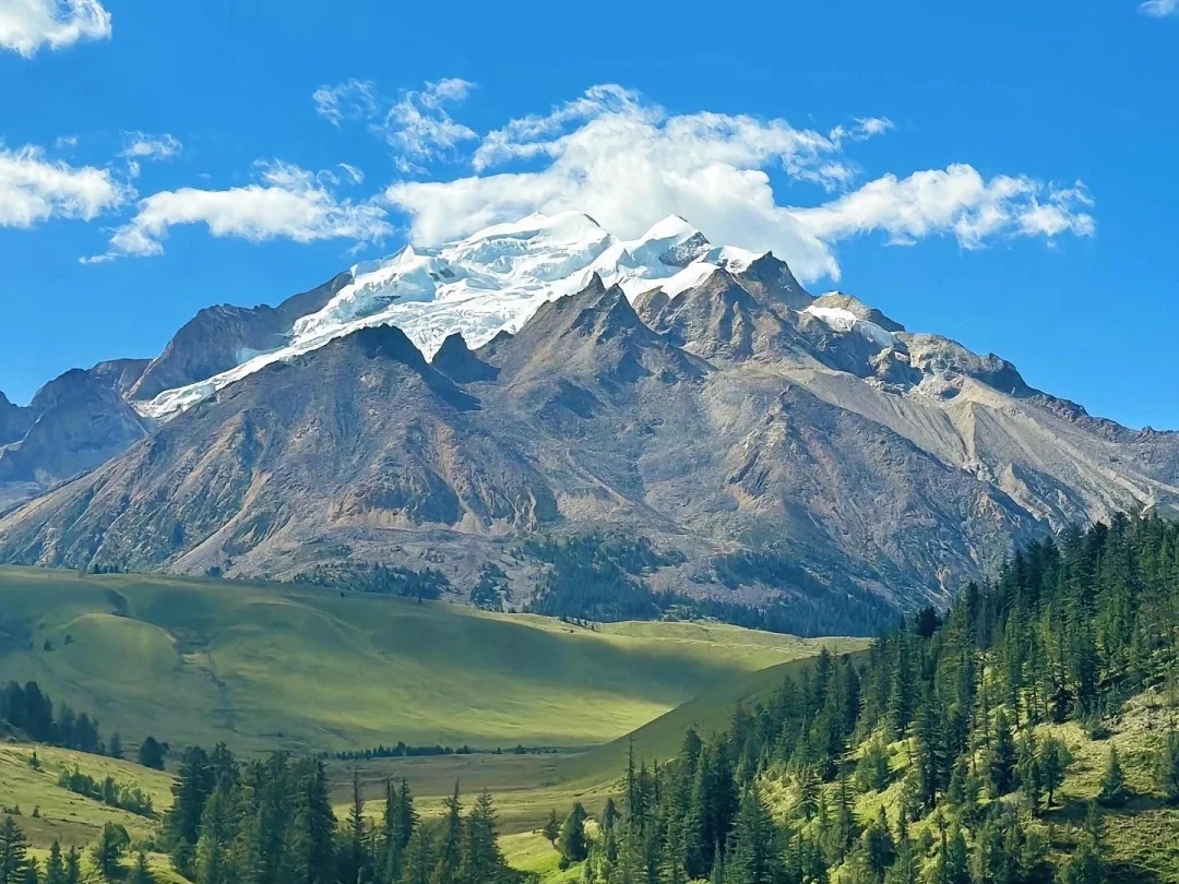 拼图风旅游团运营海报_摩ka-站酷ZCOOL