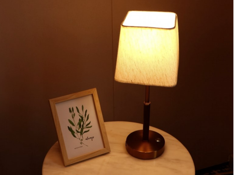 触摸型照明小台灯INS风_宇一丶-站酷ZCOOL