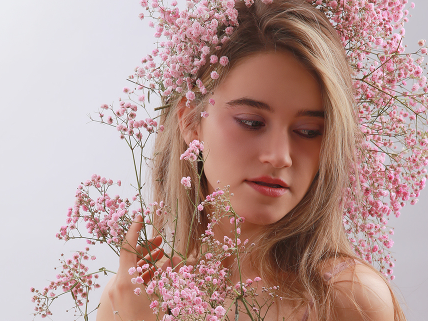 鲜花的女孩_凤头李-站酷ZCOOL