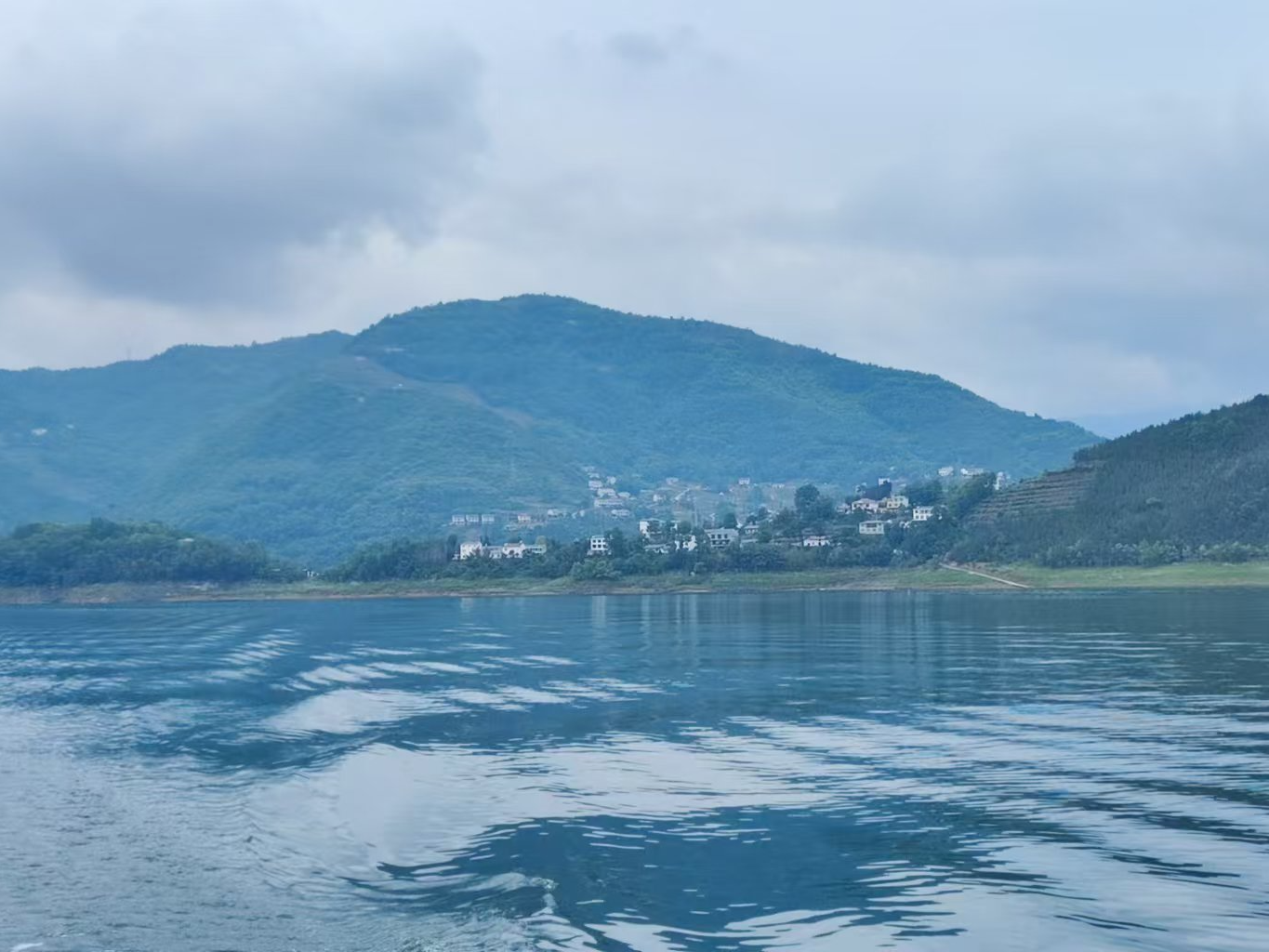 湖泊_xfengfeng-站酷ZCOOL