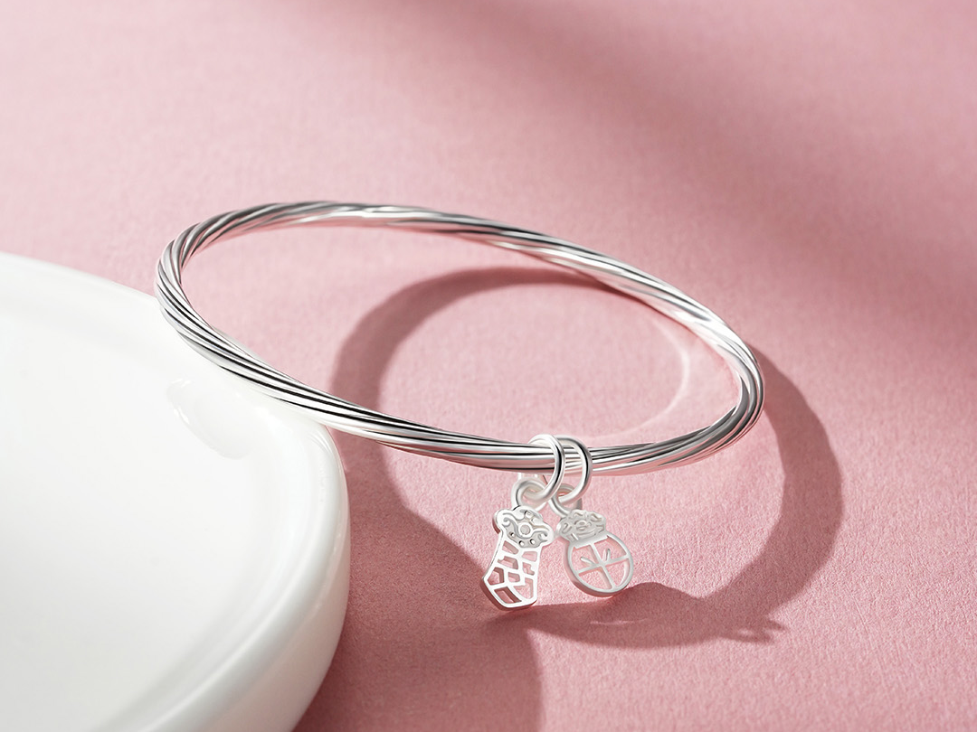 银饰手镯｜粉红场景拍摄_凌虚摄影-站酷ZCOOL