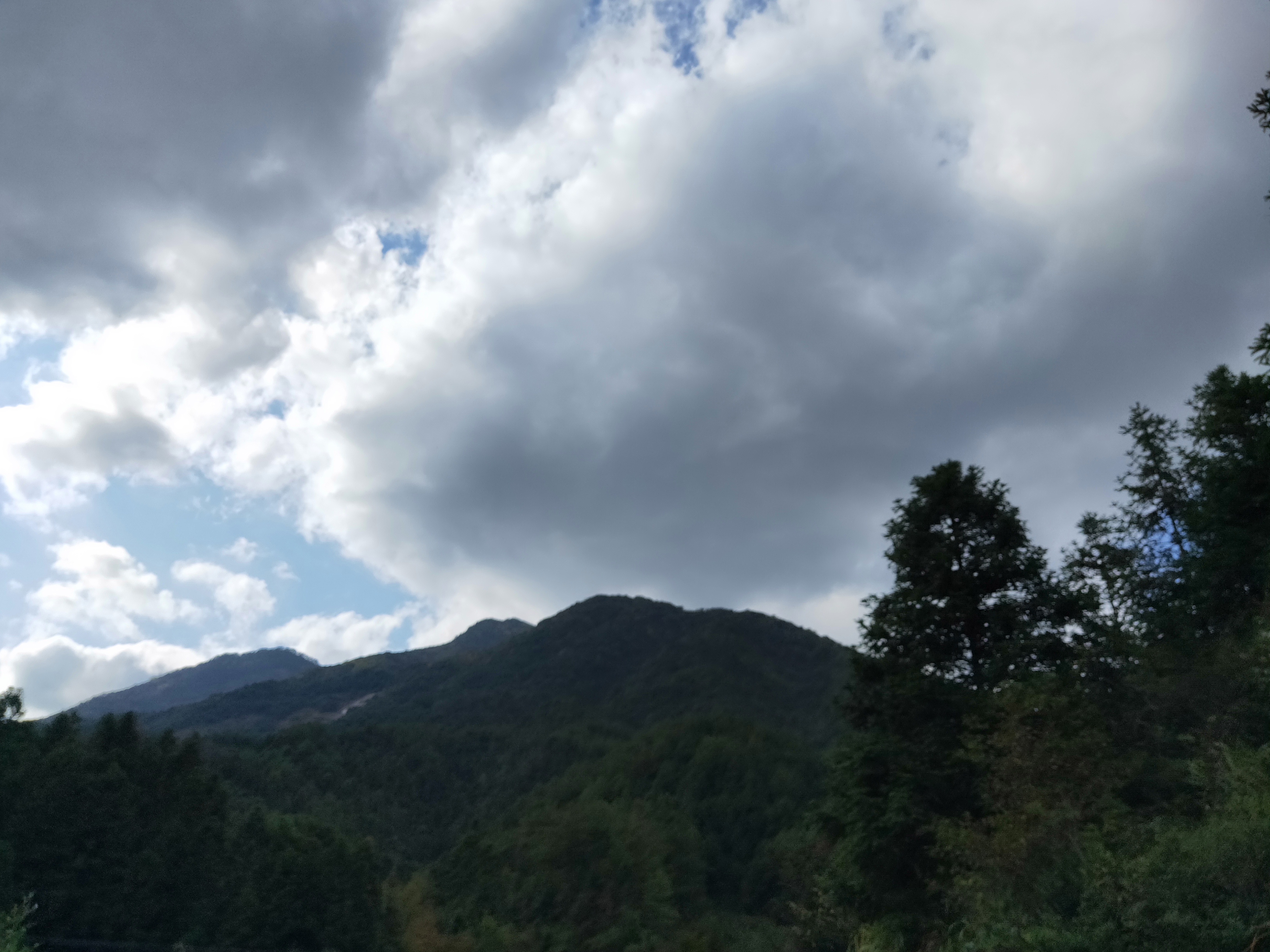 ☁️山间风云，大自然的壮丽画卷_Carolin_瑶-站酷ZCOOL