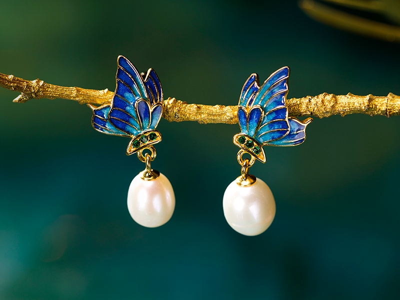 若在江南-琉珐琅蝴蝶耳环_聚象影视传媒-站酷ZCOOL