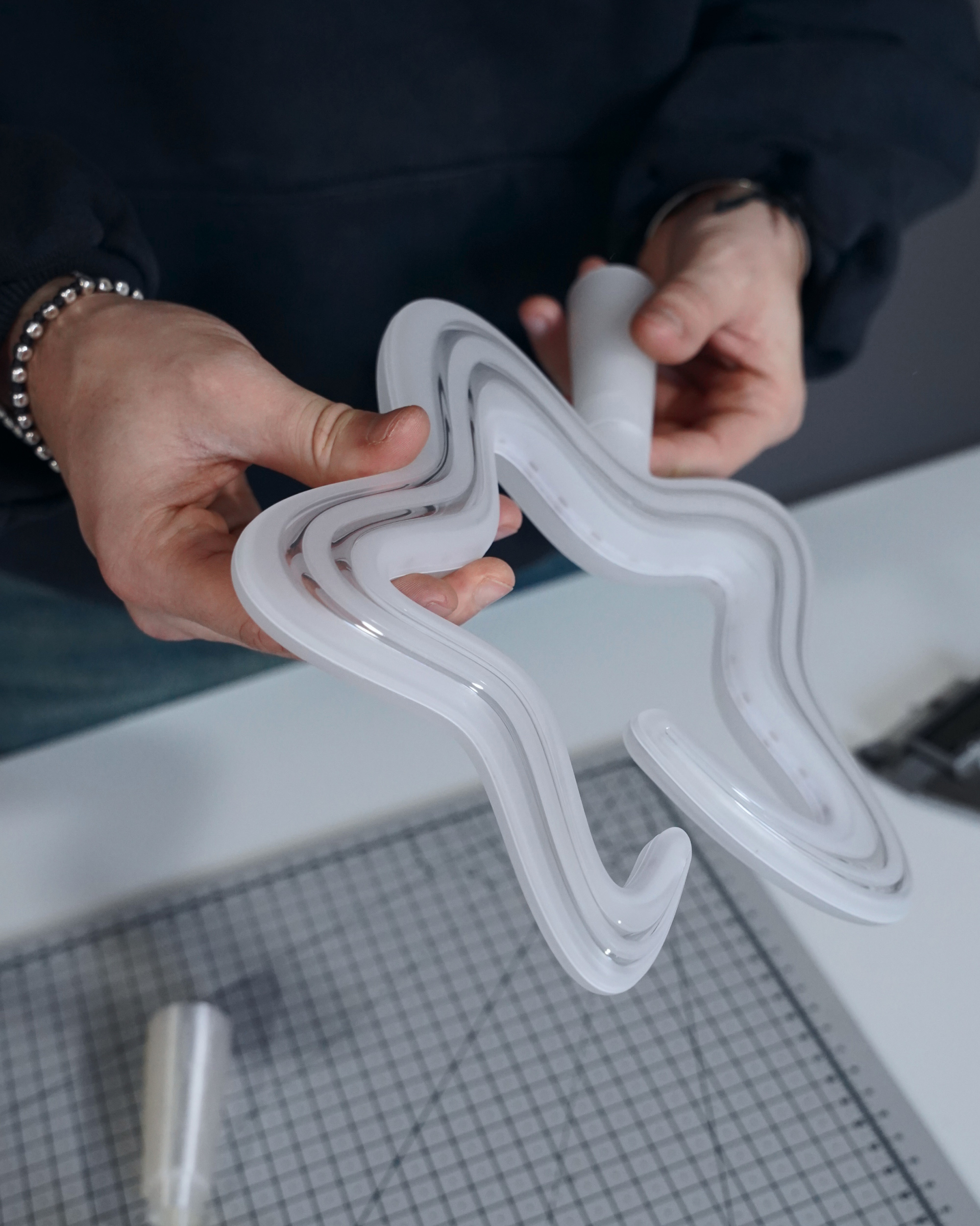 TWINKLY - TREE TOPPER 圣诞智能装饰灯_NOI_Creative-站酷ZCOOL