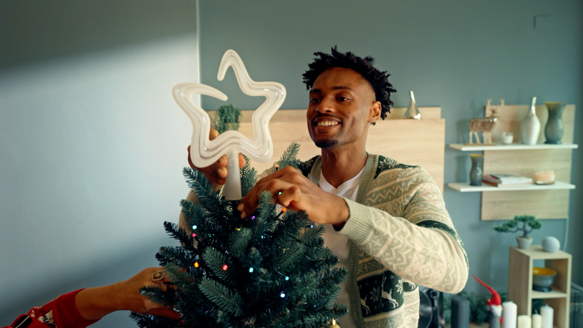 TWINKLY - TREE TOPPER 圣诞智能装饰灯_NOI_Creative-站酷ZCOOL