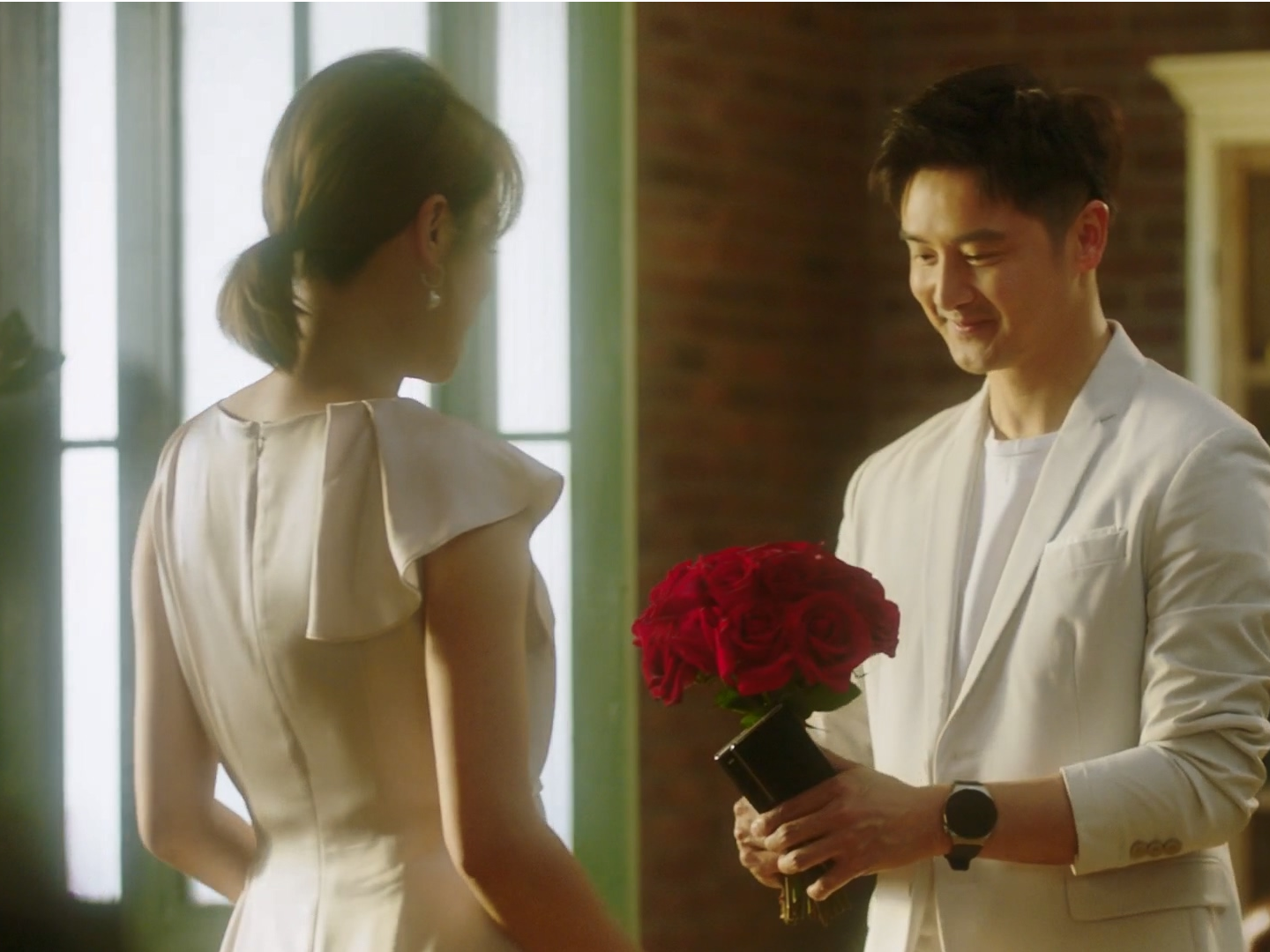 导演作品｜折叠情感·科技人文｜华为TVC创意分享_调调叔-站酷ZCOOL