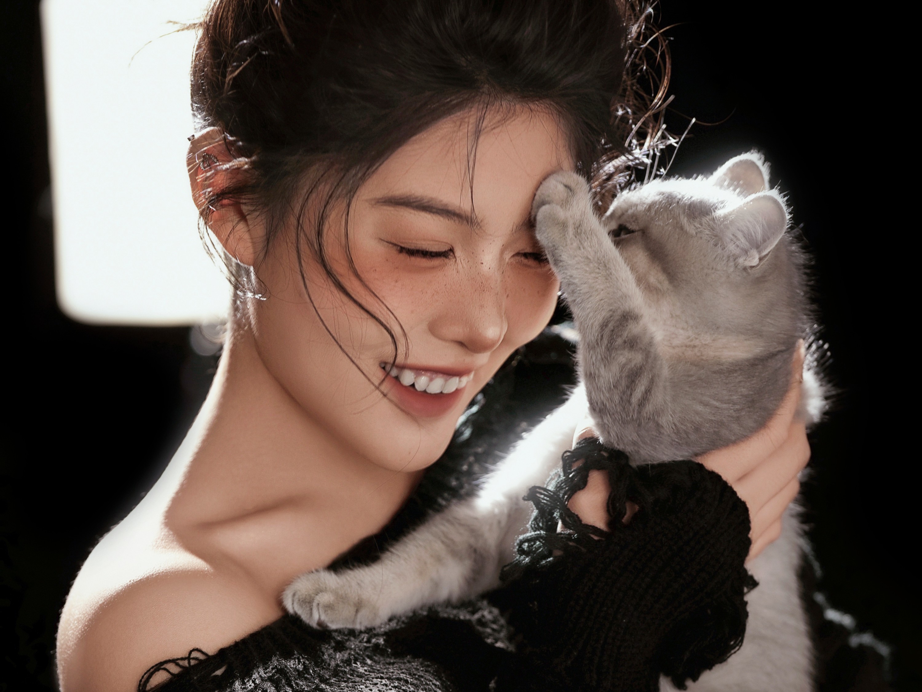 萌猫女孩_修图师大彤-站酷ZCOOL