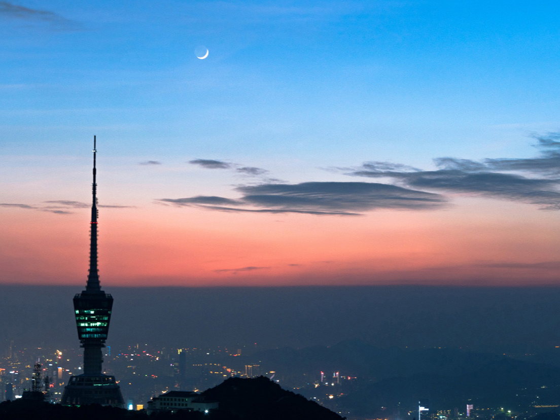 深圳梧桐山｜夕阳挂月_观于我的视界-站酷ZCOOL