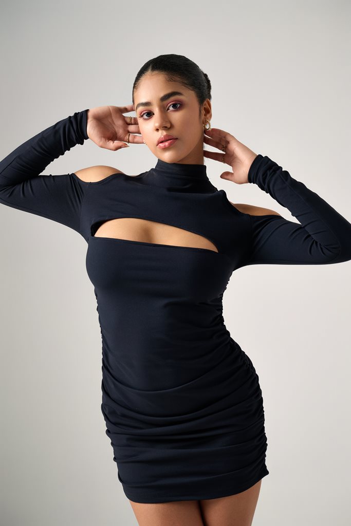 广州女外模shein拍摄连衣裙外贸模特巴西小麦色女模_优思模特经纪didi-站酷ZCOOL