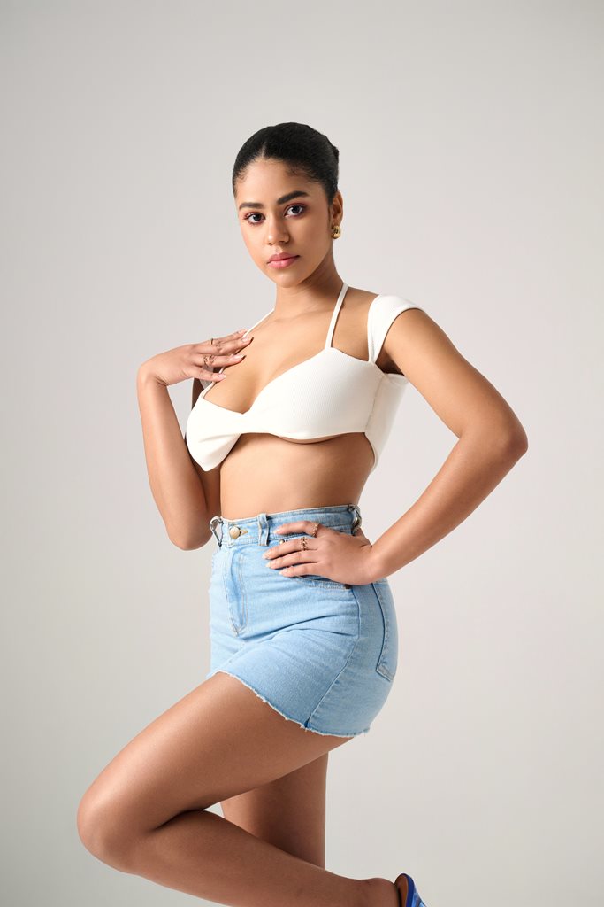 广州女外模shein拍摄连衣裙外贸模特巴西小麦色女模_优思模特经纪didi-站酷ZCOOL