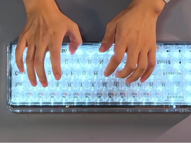 LUOFEI-透明键盘_李大仁Fish-站酷ZCOOL