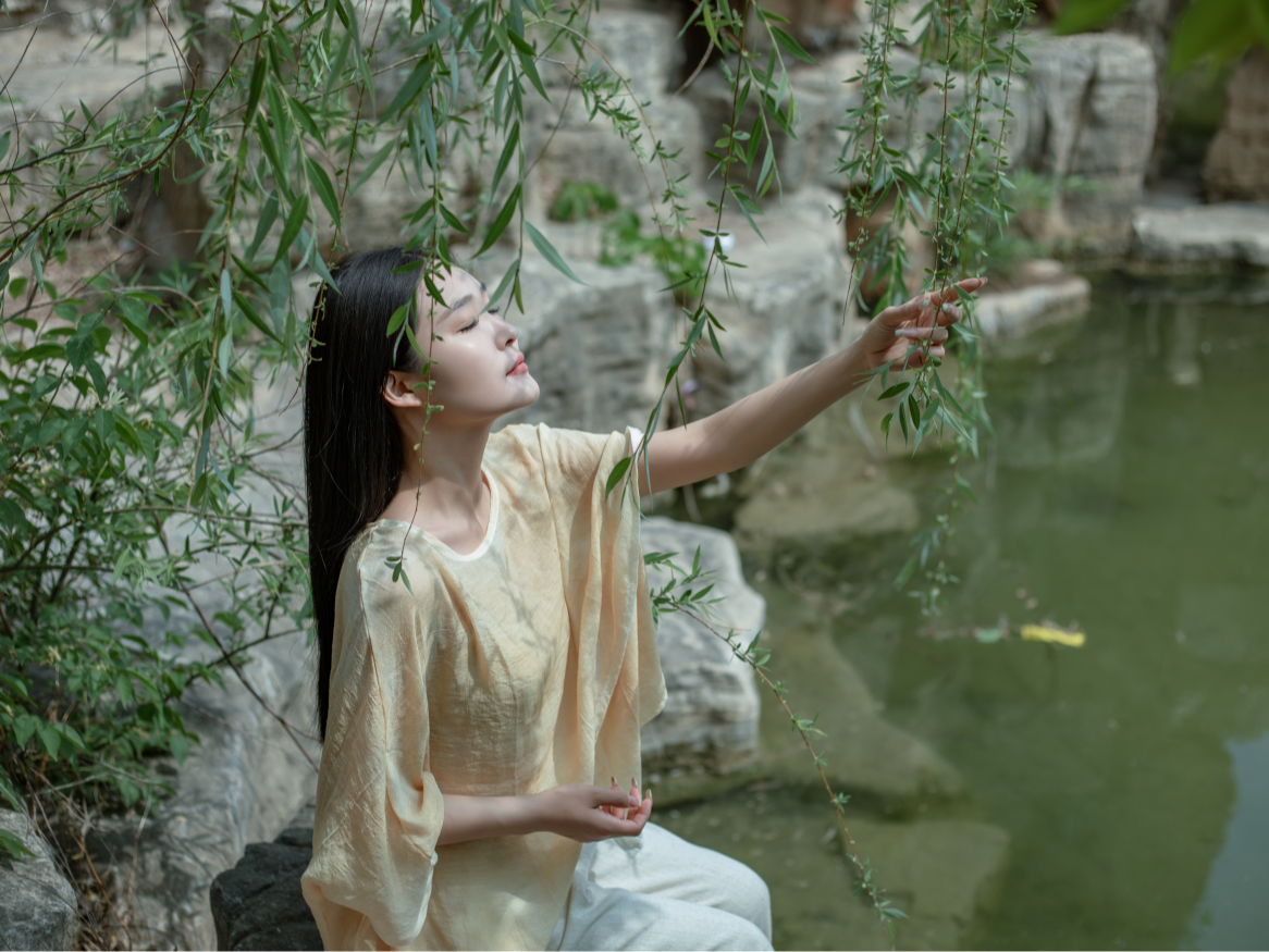 春天也太适合拍新中式写真啦_维妮vine-站酷ZCOOL
