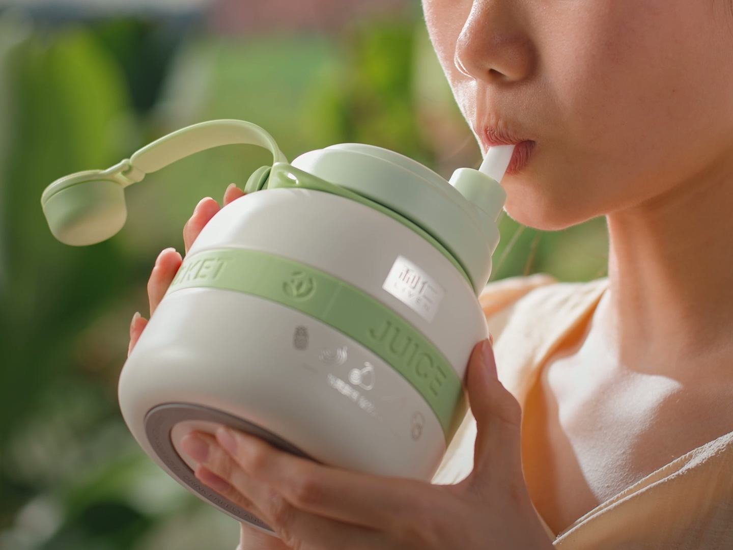 利仁LLJ-A756吨吨榨汁杯|榨汁机|吨吨杯|便捷果汁机_光影在线影视-站酷ZCOOL