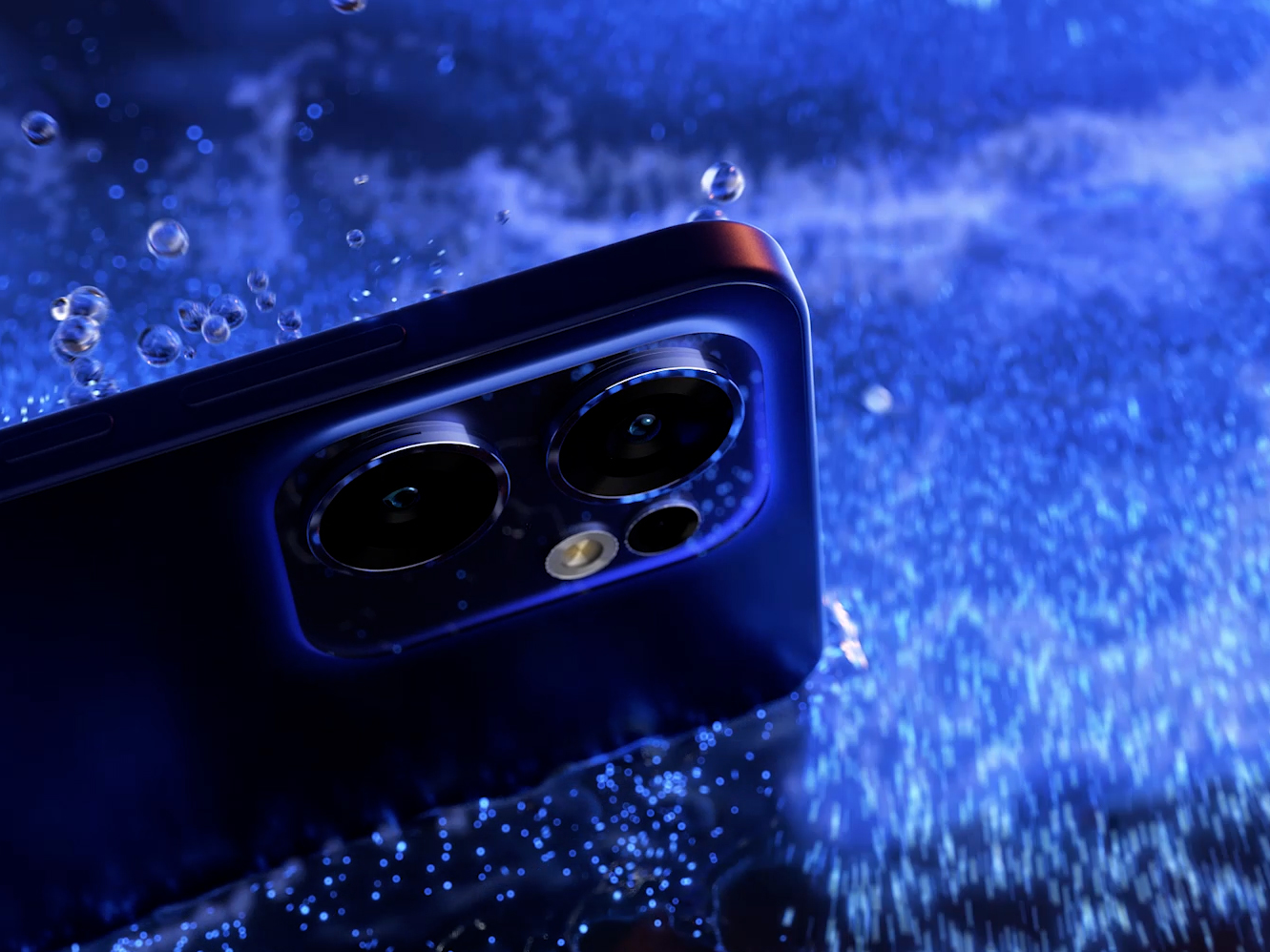 蓝眼泪｜OPPO Reno 13 Series 5G 手机广告短片（黑）_SOYASTUDIO-站酷ZCOOL