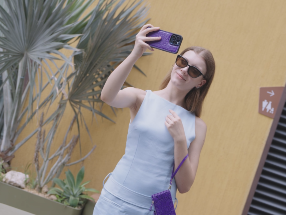 手机配件：手机套【视频02】_深圳市国视传媒-站酷ZCOOL