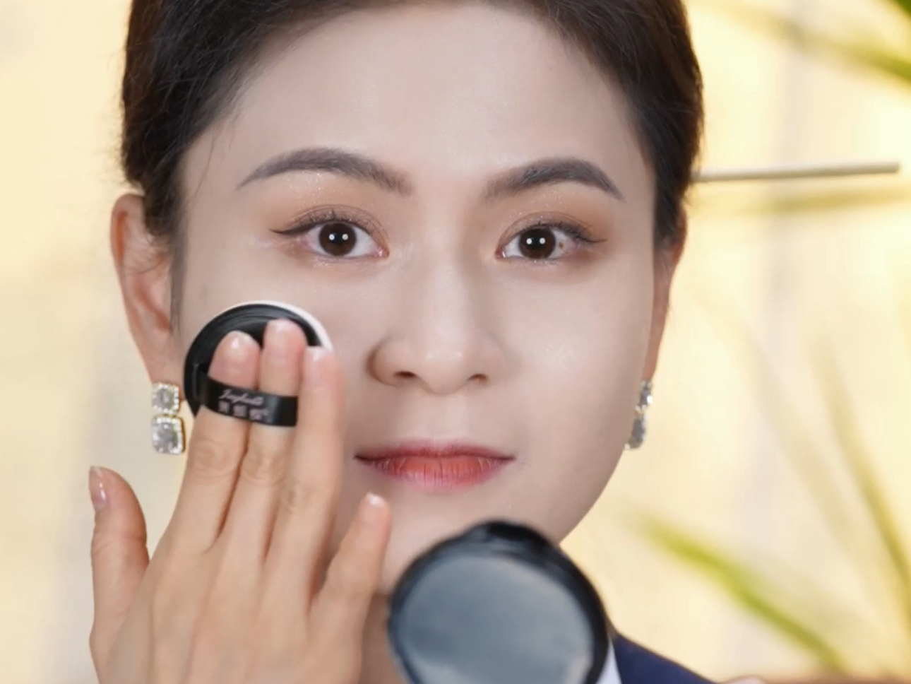 菁蝴蝶气垫 信息流作品_BoXin_ZHAO-站酷ZCOOL