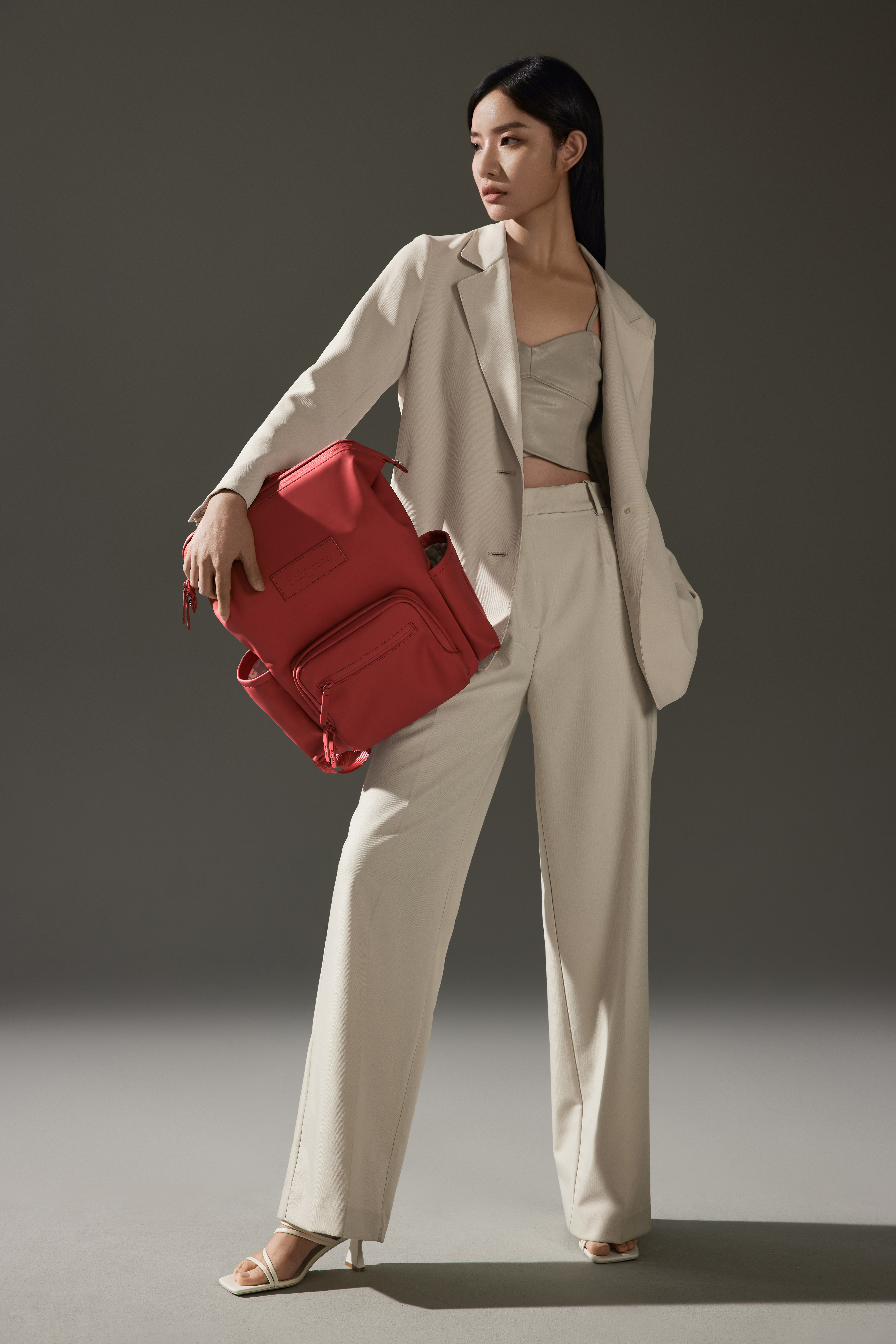 电商摄影｜妈咪包摄影作品——时尚出行，温馨随行_LiYu文化-站酷ZCOOL