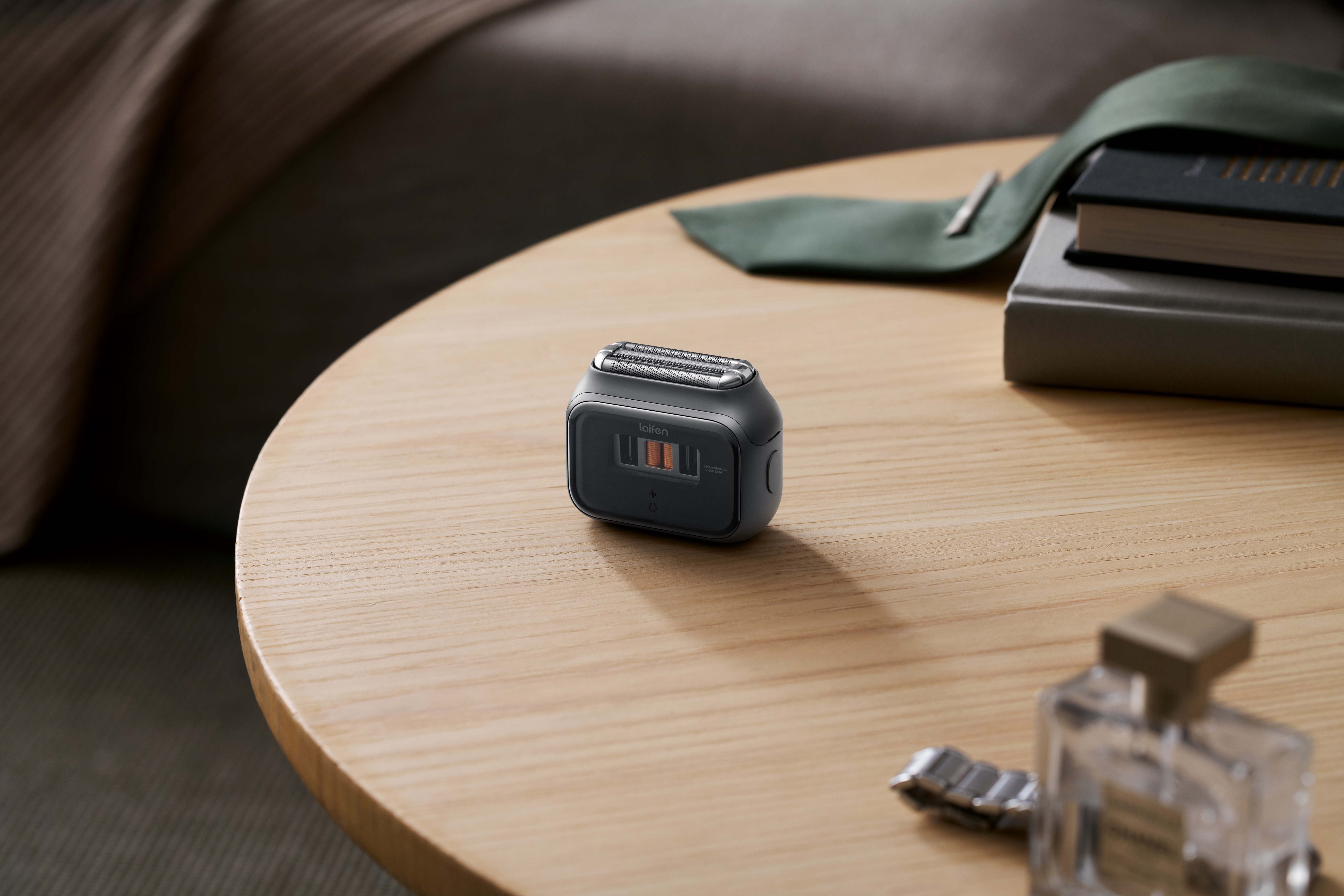 Laifen徕芬P3 Pro电动剃须刀 | 场景静物_MoraHuang-站酷ZCOOL