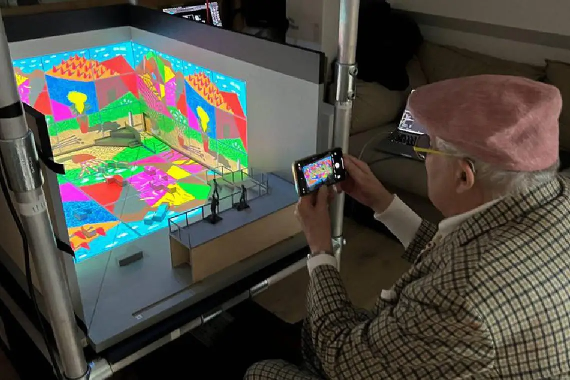 初代LABUBU拍出108万/小米汽车公布YU7设计手稿/大卫·霍克尼首个沉浸式艺术展登陆上海_站酷资讯-站酷ZCOOL