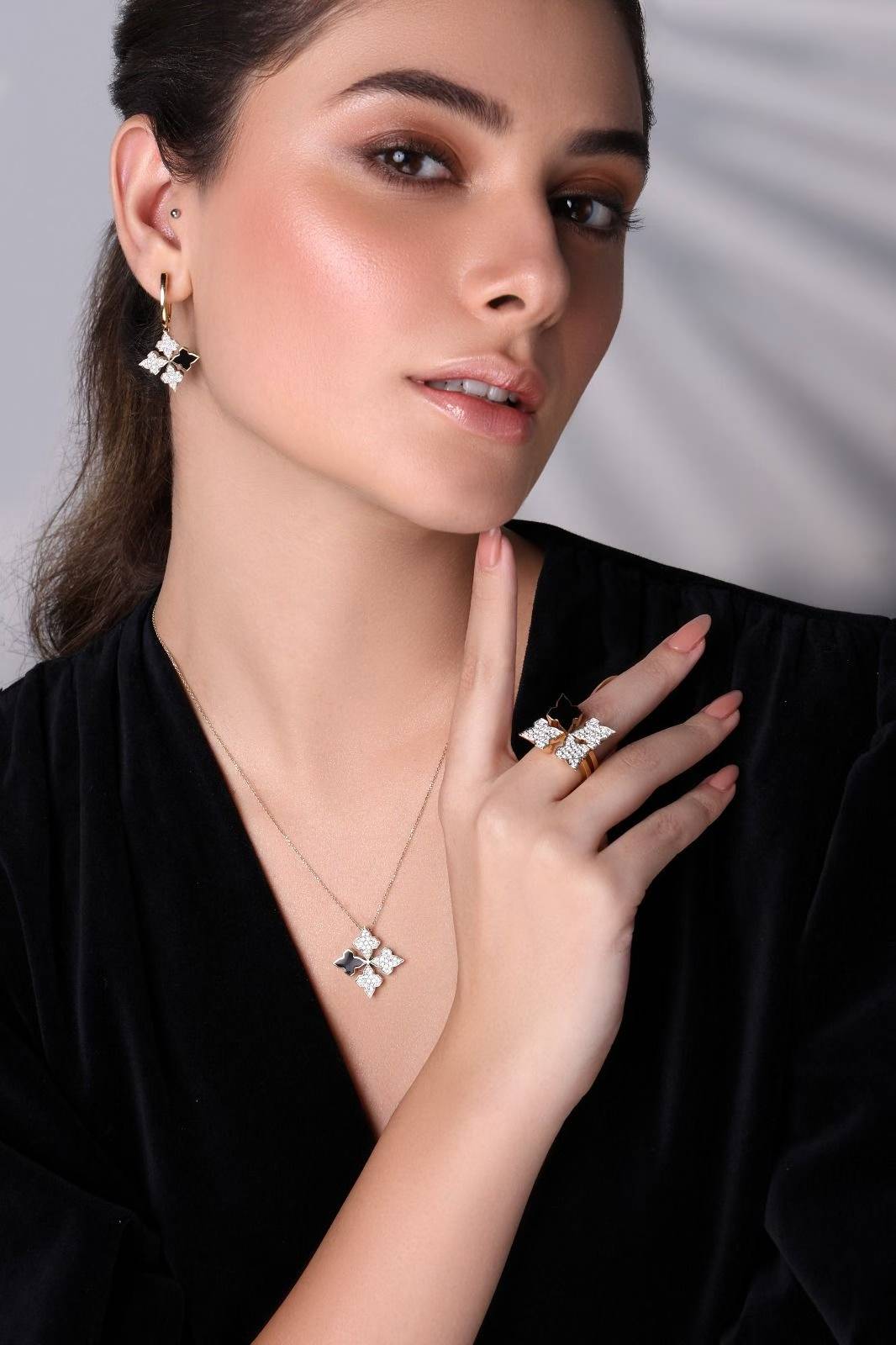 饰品拍摄 广州外模 跨境模特 平面摄影_优思经纪Eileen-站酷ZCOOL