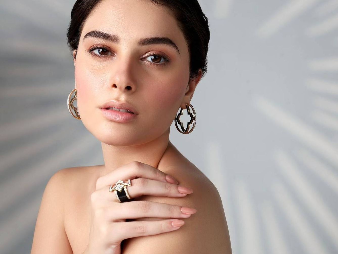 饰品拍摄 广州外模 跨境模特 平面摄影_优思经纪Eileen-站酷ZCOOL