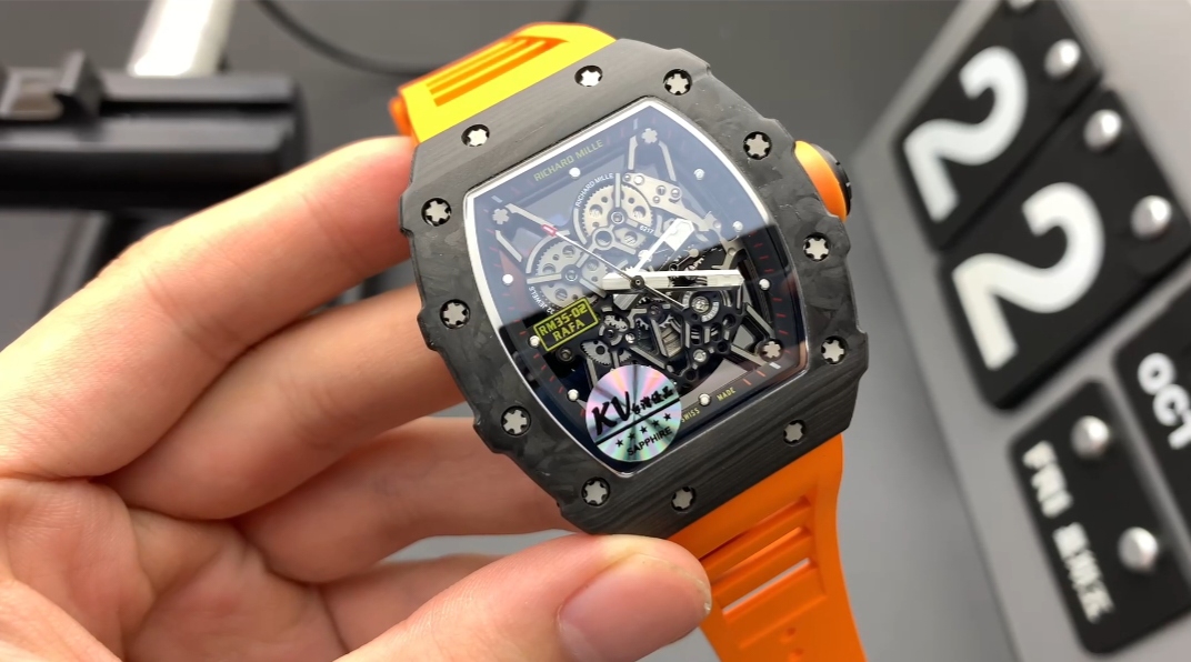 手表中的激情派-理查.德米勒RM056-雪琉璃_表哥艺术-站酷ZCOOL